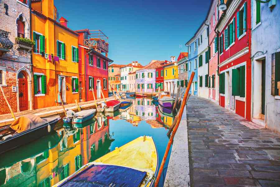 La colorida isla de Burano, una isla mágica en Italia